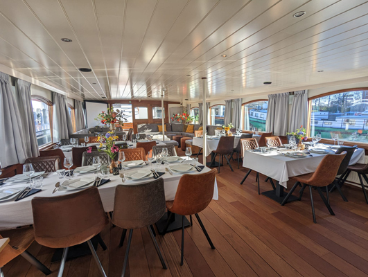 Magnifique 1 new premium barge boat and bike | Dutch Barge Cruises